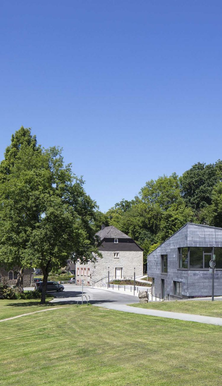 Gemeindezentrum an Sankt Blasius Balve - Banz + Riecks Architekten Gemeindezentrum an Sankt Blasius Balve - Banz + Riecks Architekten