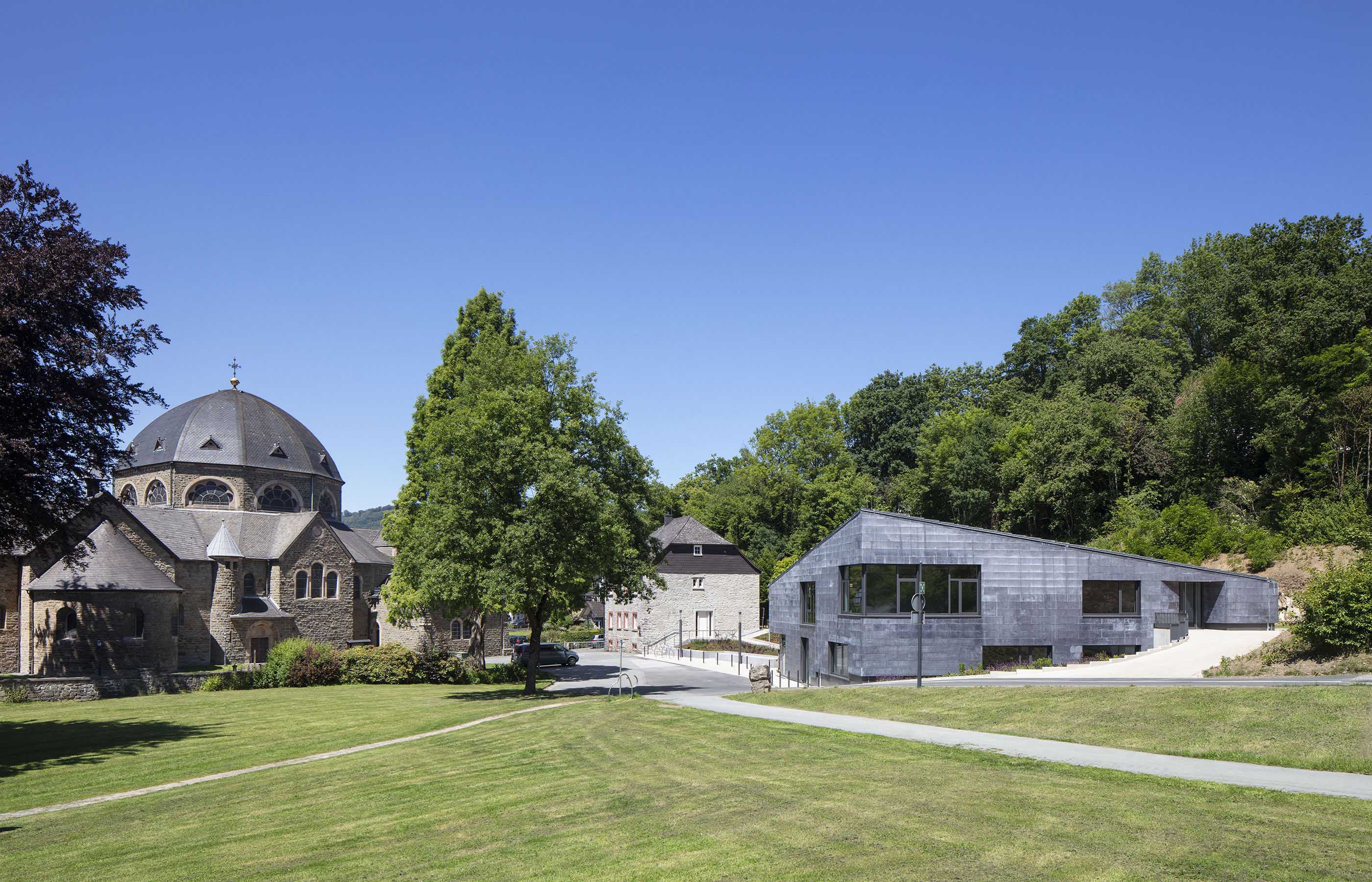 Gemeindezentrum an Sankt Blasius Balve - Banz + Riecks Architekten Gemeindezentrum an Sankt Blasius Balve - Banz + Riecks Architekten