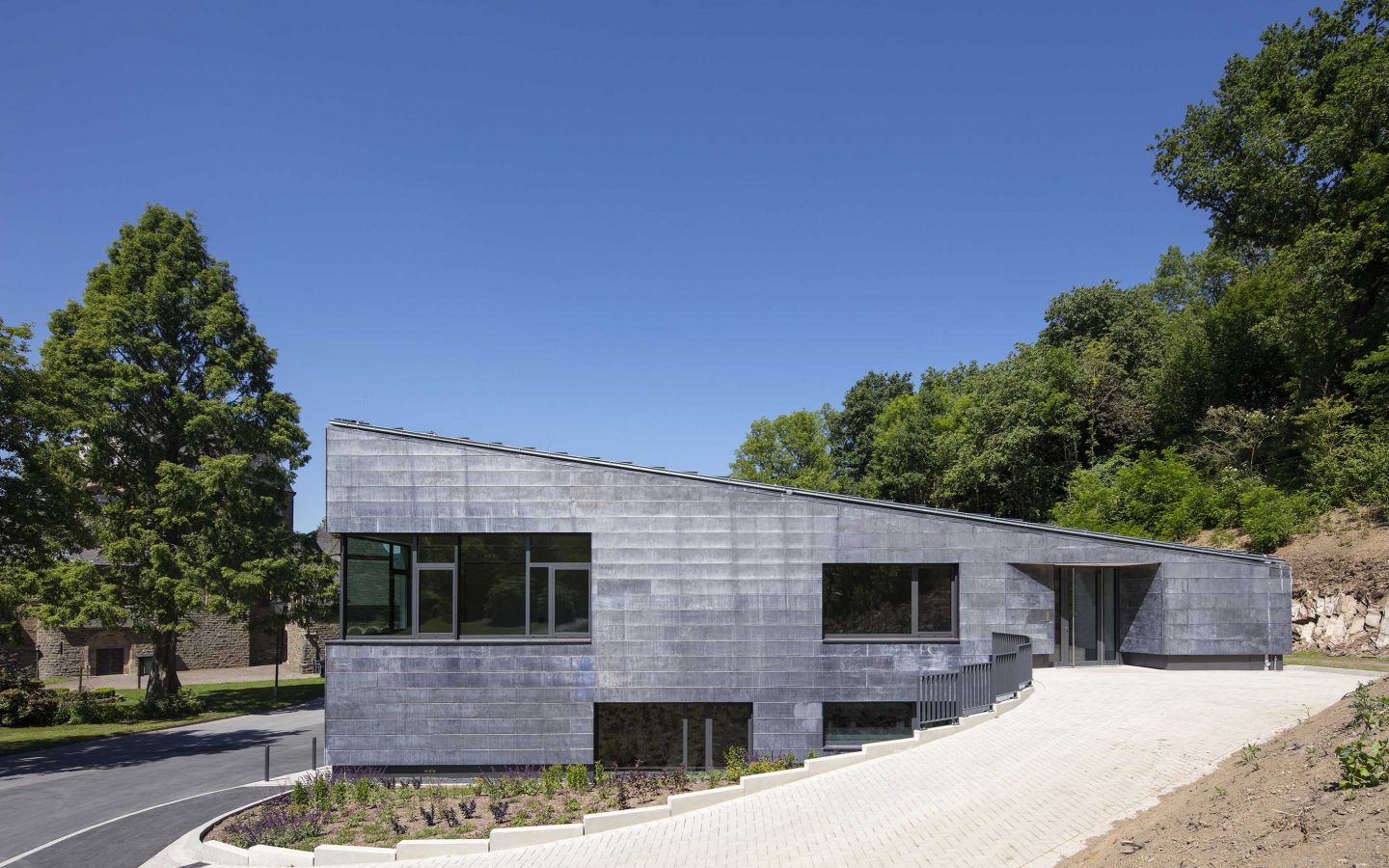 Gemeindezentrum an Sankt Blasius Balve - Banz + Riecks Architekten Gemeindezentrum an Sankt Blasius Balve - Banz + Riecks Architekten